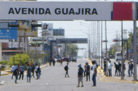 Disturbios colapsaron ayer adyacencias de la Urbe - Qué Pasa