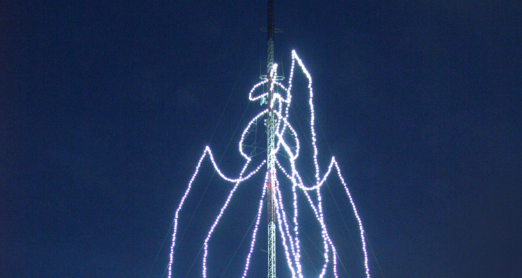 El Ángel de Amparo se vestirá de luces LED este año - Qué Pasa