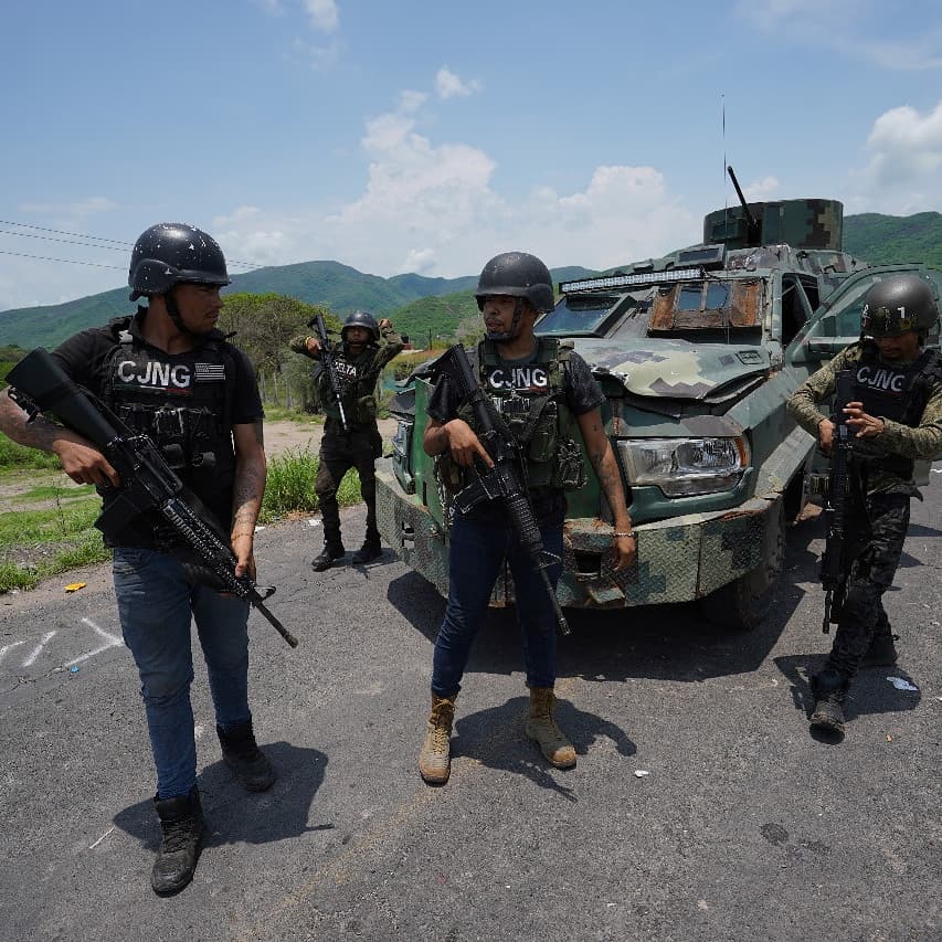 El Cártel Jalisco Nueva Generación exhibe «narcotanques» y drones ...