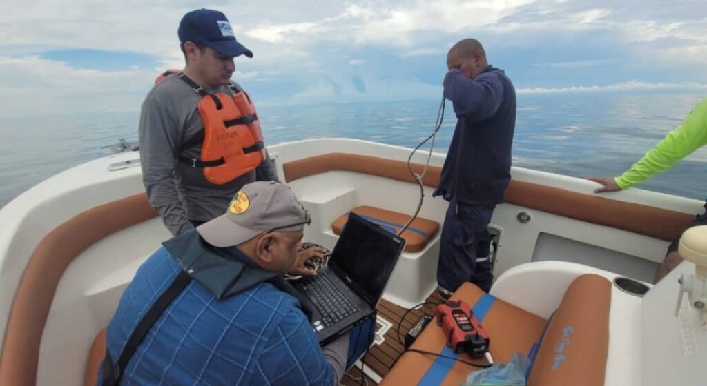 MINEC e ICLAM iniciaron monitoreo integral ambiental del Lago de ...