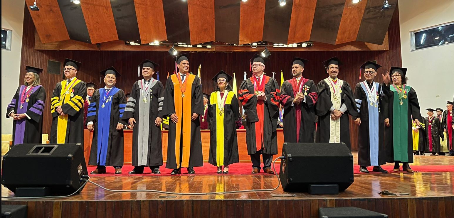 Las nuevas autoridades de la UCV asumieron sus cargos (Video) - Qué Pasa