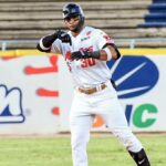 Ángel Reyes lideró el triunfo de las Águilas del Zulia ante Bravos de ...