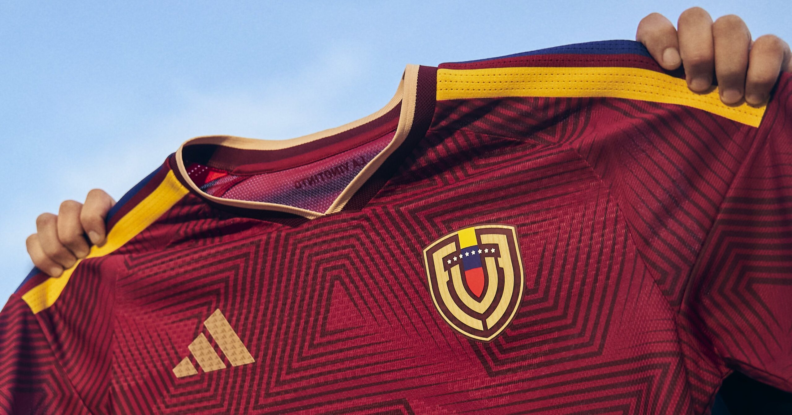 La FVF presentó la nueva camiseta de la Vinotinto - Qué Pasa
