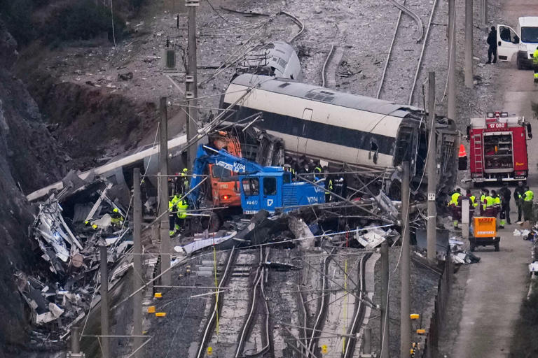 Un muerto y 14 heridos en nuevo accidente de tren en España - Qué Pasa